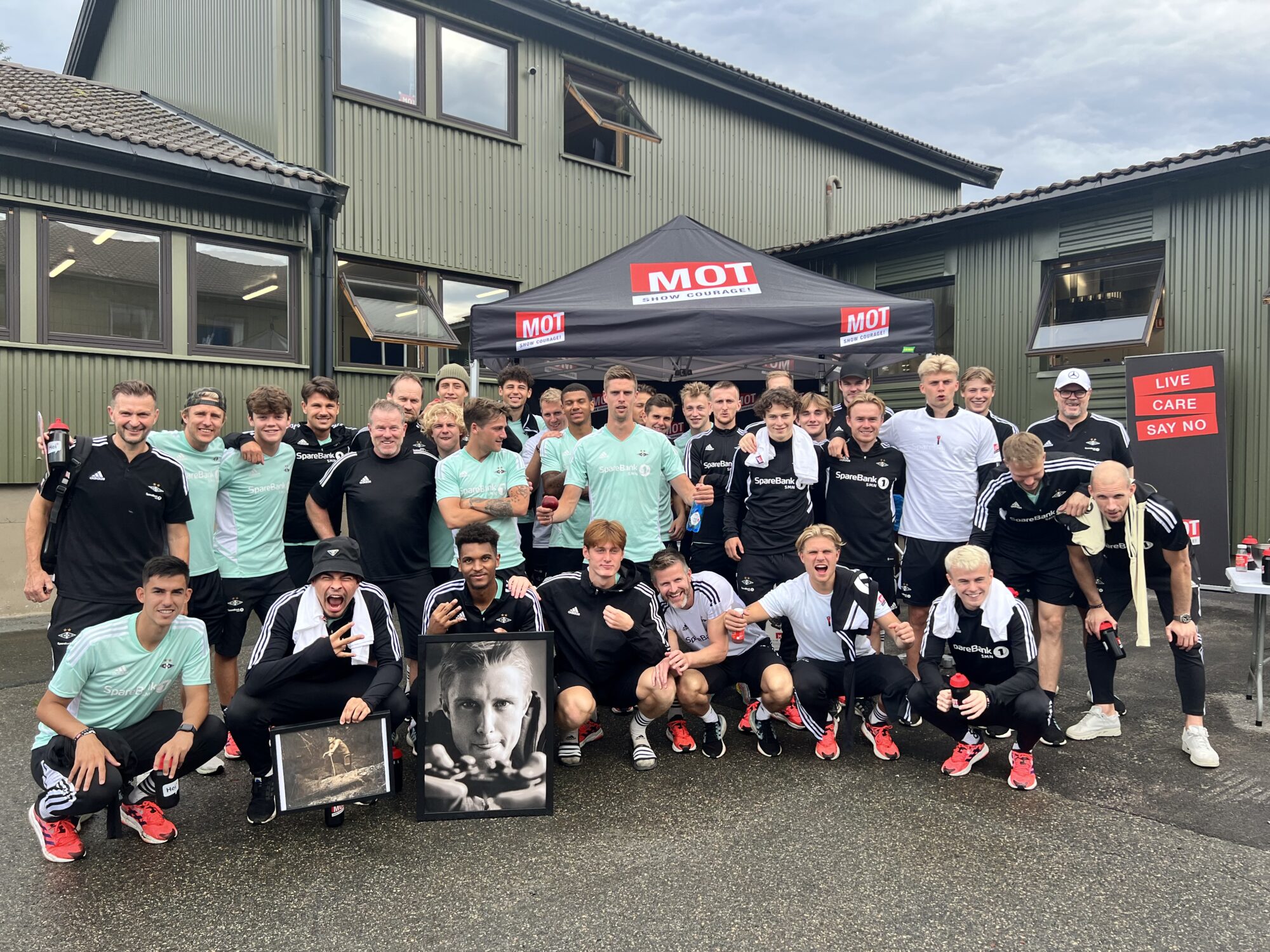 Top athletes at MOT Camp - MOT strenghtens youth's robustness and ...